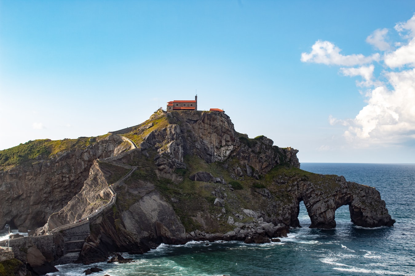 Enjoy San Juan de Gaztelugatxe - SPAIN by Día Libre